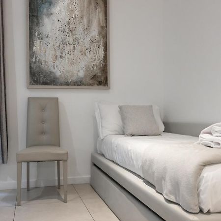 Vatican Grand Suite Rome: 2 star Hotel with a Minimum Price 134.624 ...